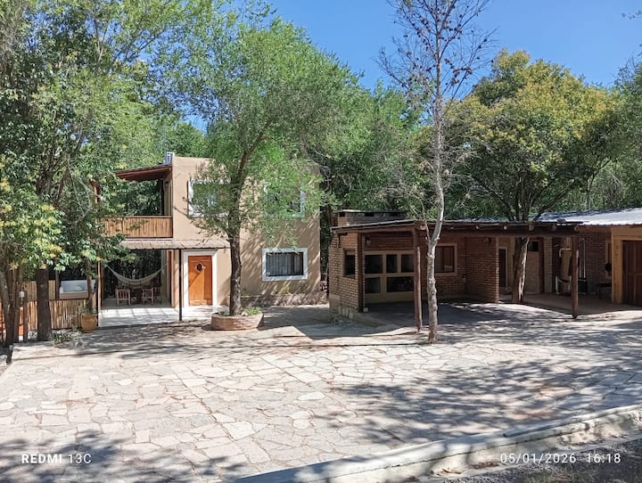 Casa En El Bosque Con Pileta Y Fogón - Cosquín