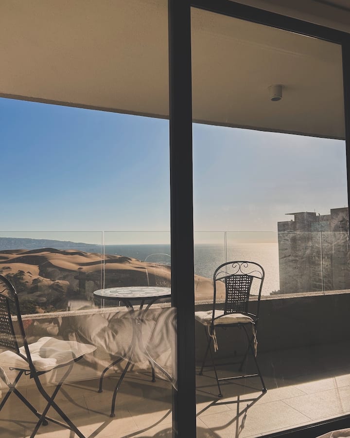 Alójate Con Esta Bellísima Vista Frente Al Mar. - Concón