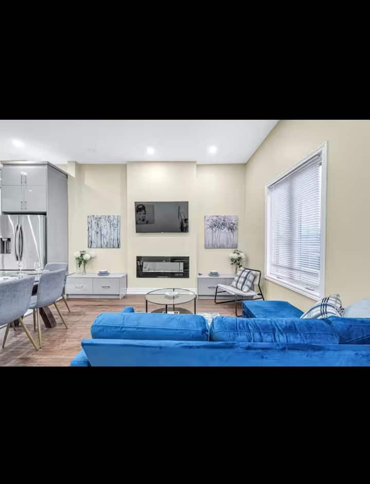 The Urban Drift | Modern Bungalow + Free Parking - Hamilton