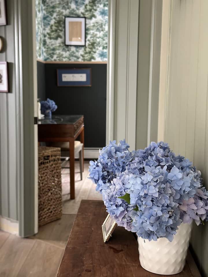 Artist’s Coastal Retreat | 1 Mile To Town Beach - Charlestown, RI