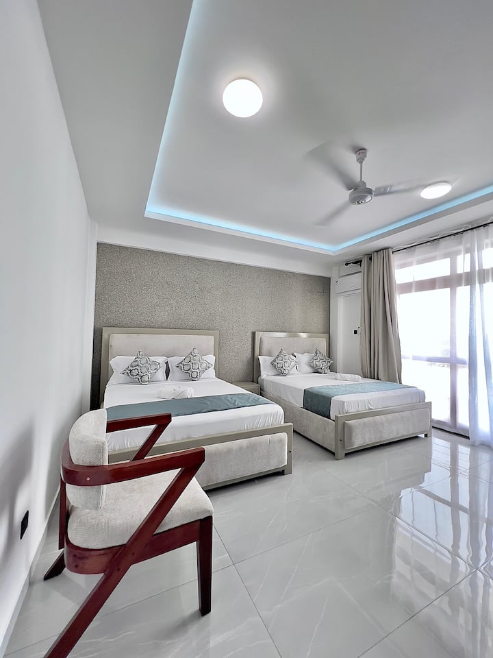 Nyali 4br Penthouse • Sea Views • Pool. Near Beach - Mombasa