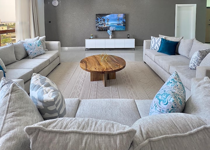 Nyali 4br Penthouse • Sea Views • Pool. Near Beach - Mombasa