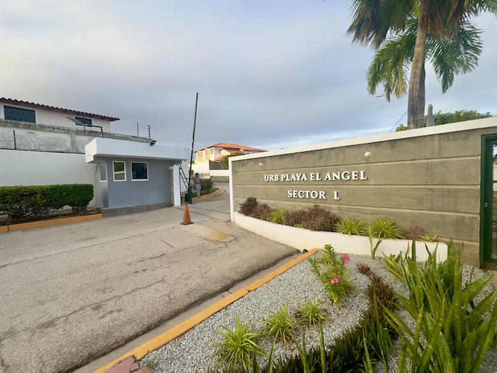 Casa En Playa El áNgel - Venezuela