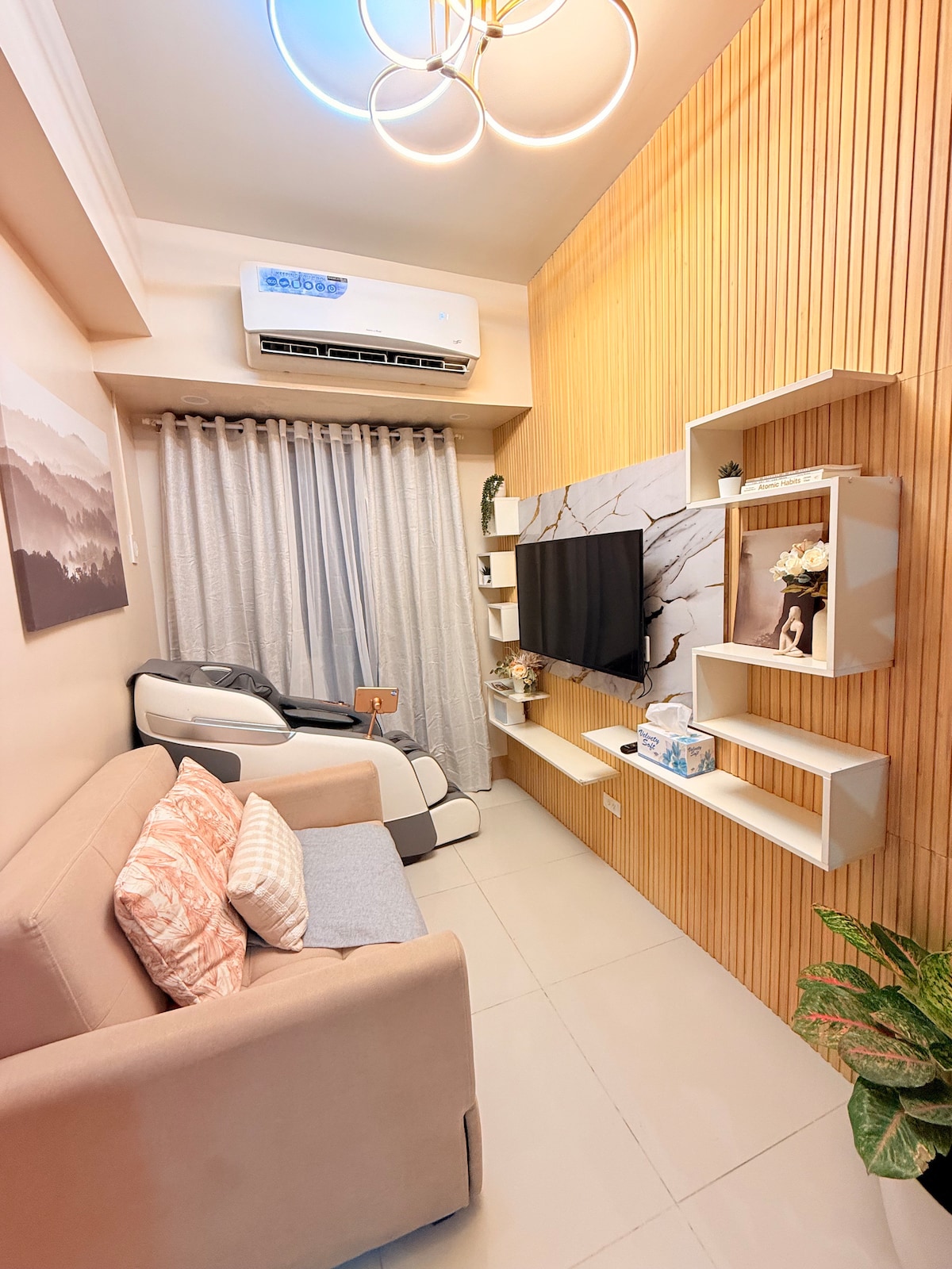 Suite avec fauteuil de massage - Hôtels à louer à Pasay, Grand Manille ...