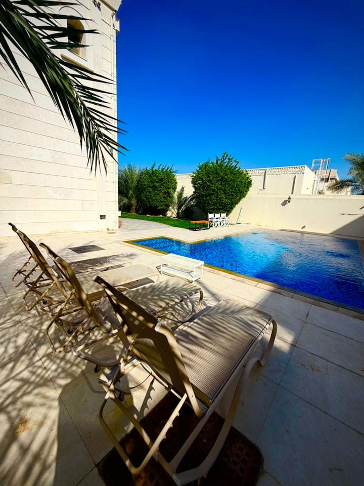 Next-gen Capsule Hostel | Smart Living Villa - Dubái