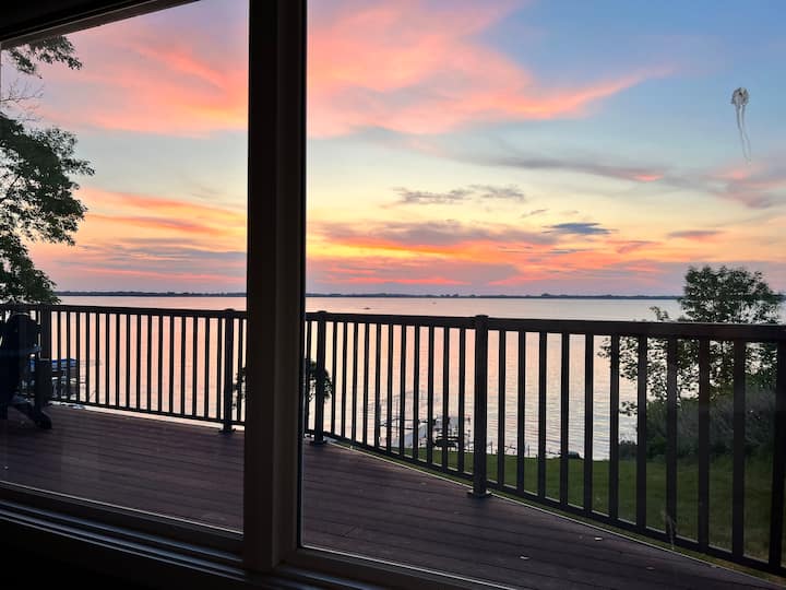 5-bedroom On Lake Kampeska Near 2 Golf Courses! - Watertown, SD