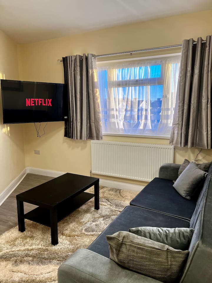 Luxurious Cozy Flat, With Great Amenities Lhr - Twickenham