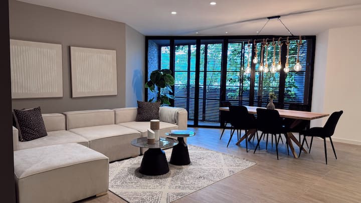 Modern Luxe Retreat In Prime Cumbayá By Poba - Quito (Ecuador)