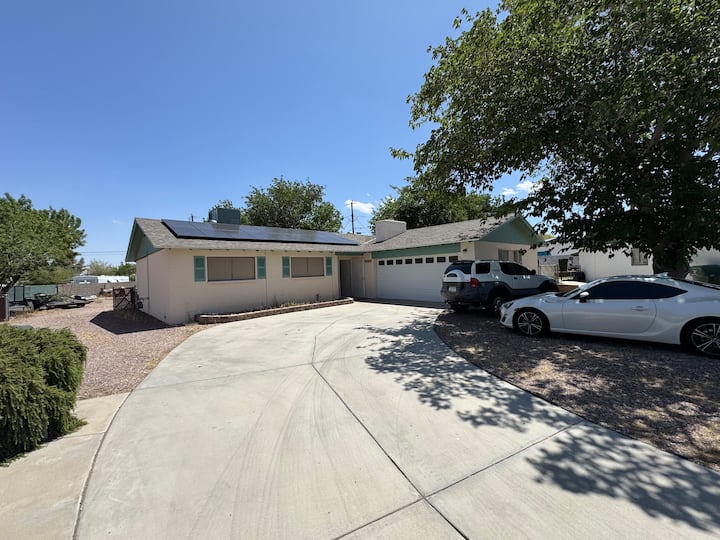 Peaceful 2 Large Rooms Together With Shade - Kingman, AZ