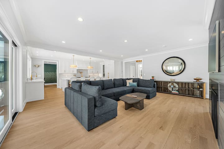 Luxury Wellesley House - Weston, MA