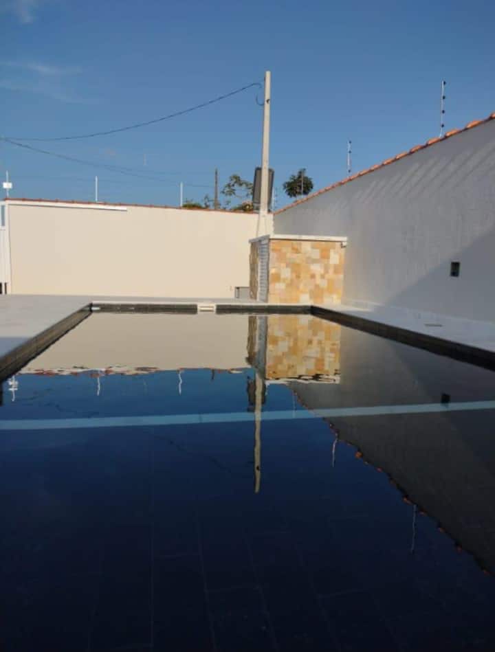 Casa De Temporada Com Piscina E Sinuca Em Peruíbe - Peruíbe