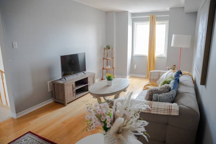 Heartland Retreat • Sleeps 8 • Free Parking - Brampton