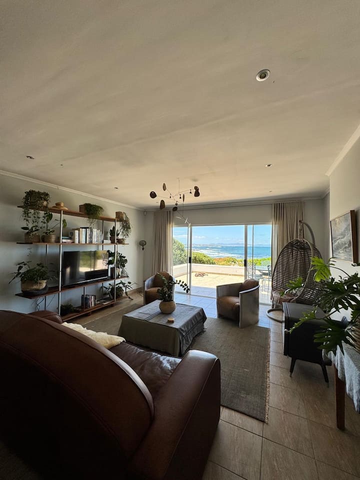 Windsong - On The Sea. - Kleinmond