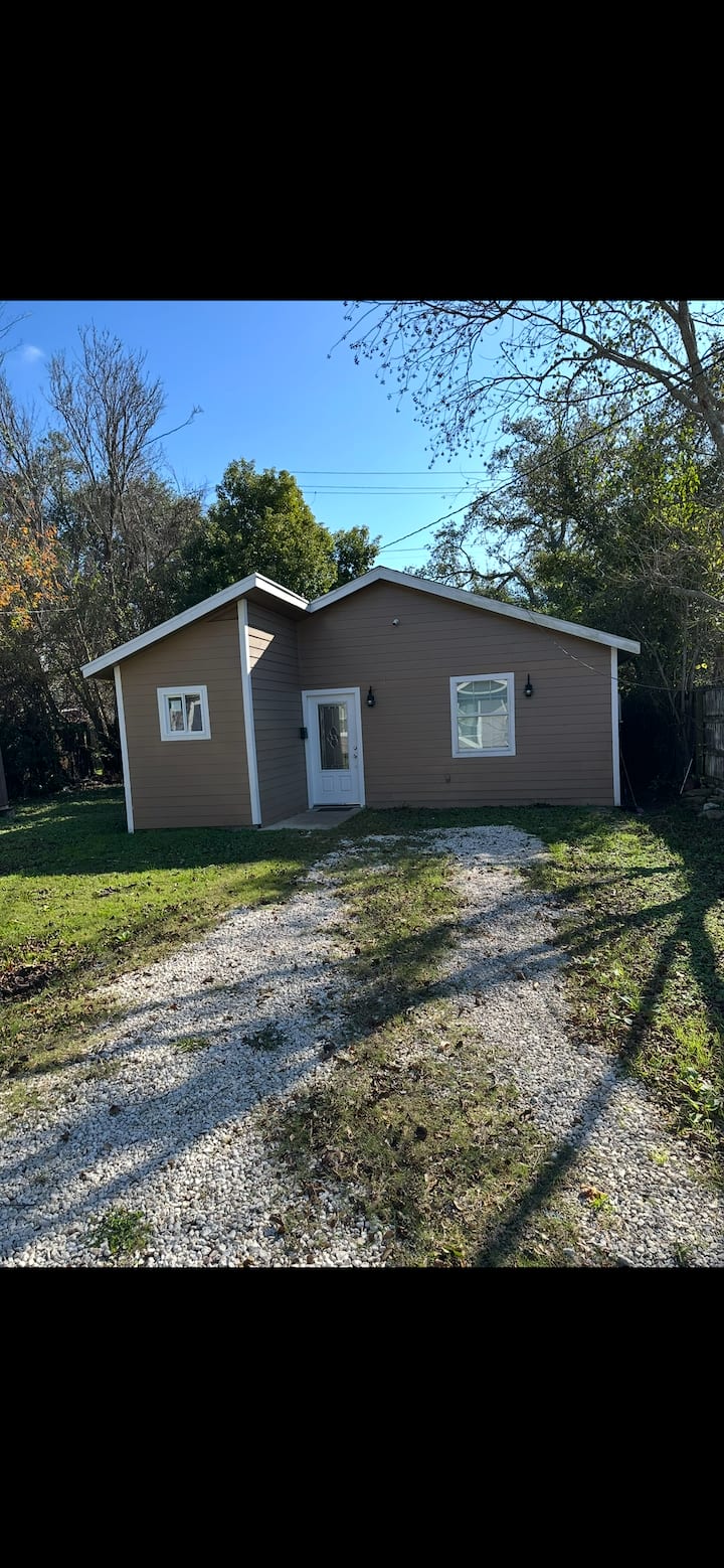 Cozy Two Bedroom Apartment Very Comfortable - Port Arthur, TX