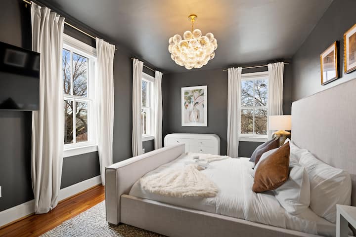 Park 2 Cars <|> A Beautiful Old Town Xcape - Alexandria, VA