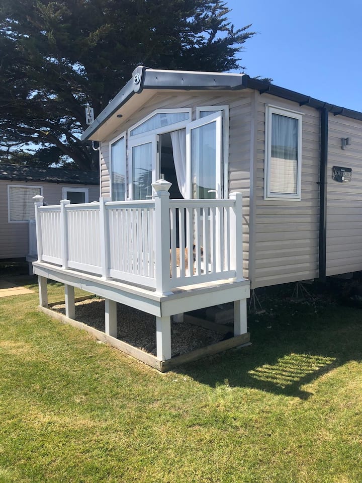 Caravan In Weymouth Bay Holiday Park - Weymouth