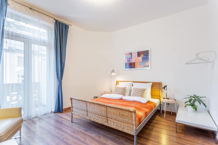 Central Avenue Apartment - Budapest