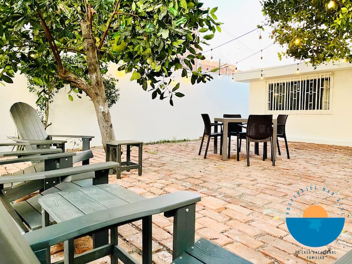 Casa Cómoda Con Patio Privado Y Cochera - Mazatlán