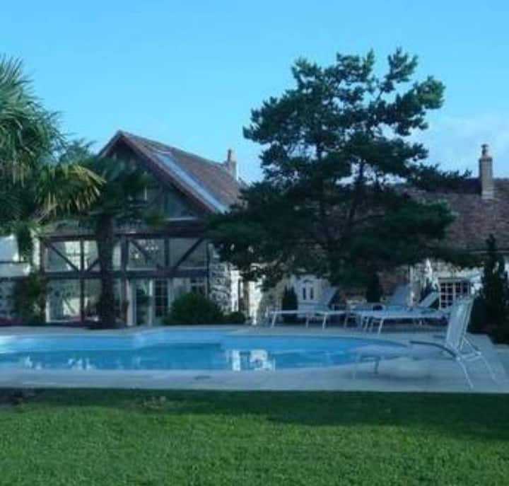 Belle Maison Avec Piscine Chauffée à 1 H 30 Paris - France