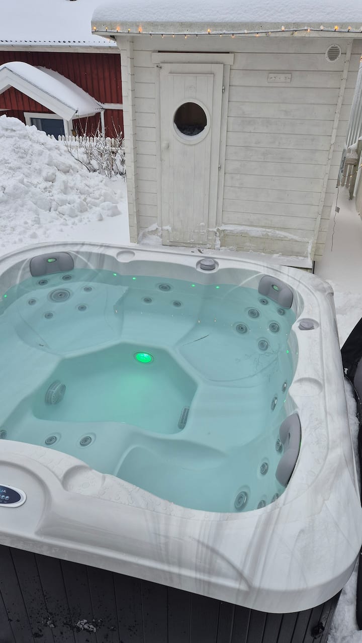 Centralt Boende Med Spabad Och Vedeldad Bastu. - Iggesund