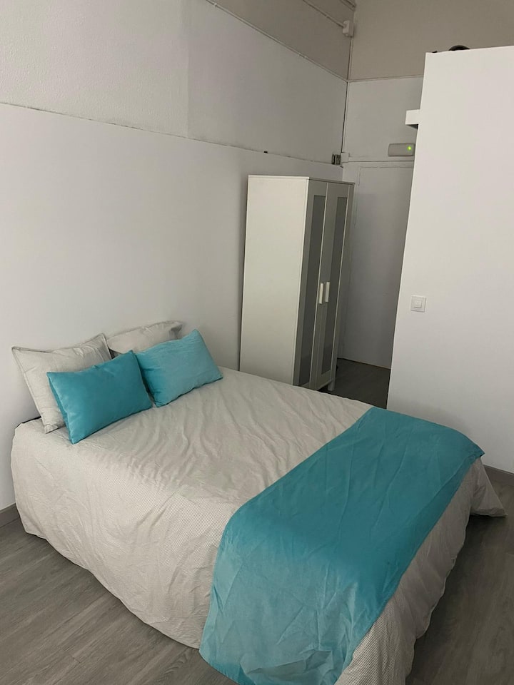 Apartamento Humilde. - Badalona