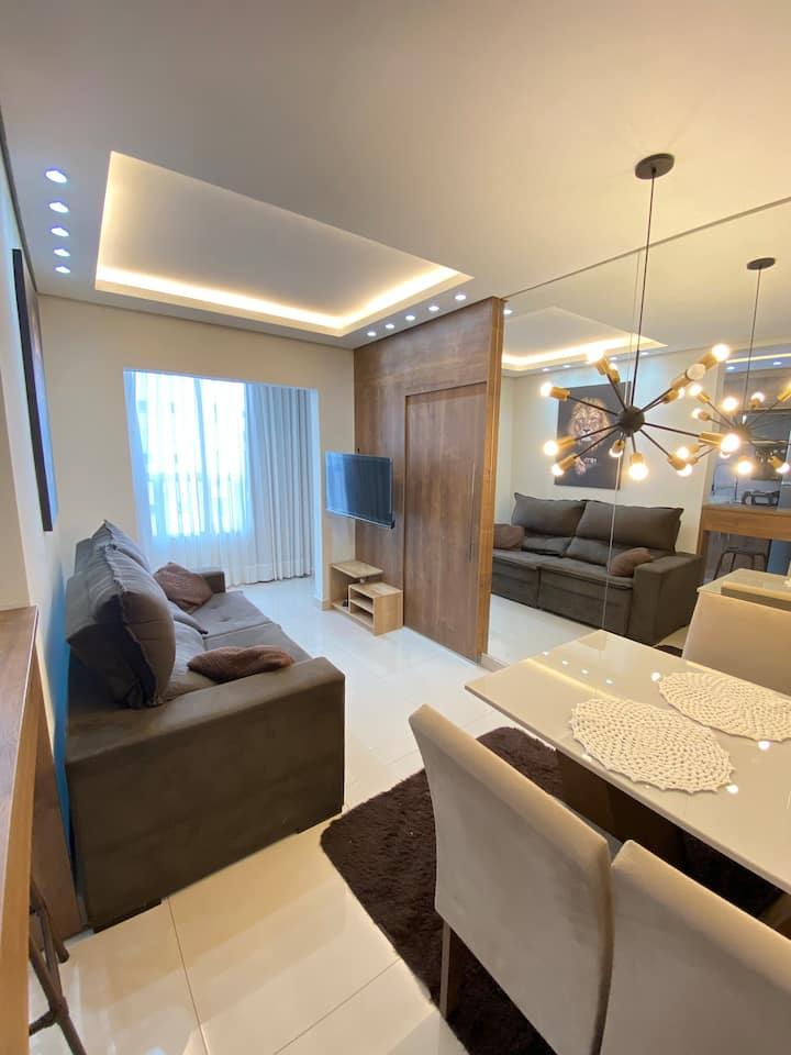 Apto Completo Com Ar, Suíte E Condomínio Completo. - Uberlândia