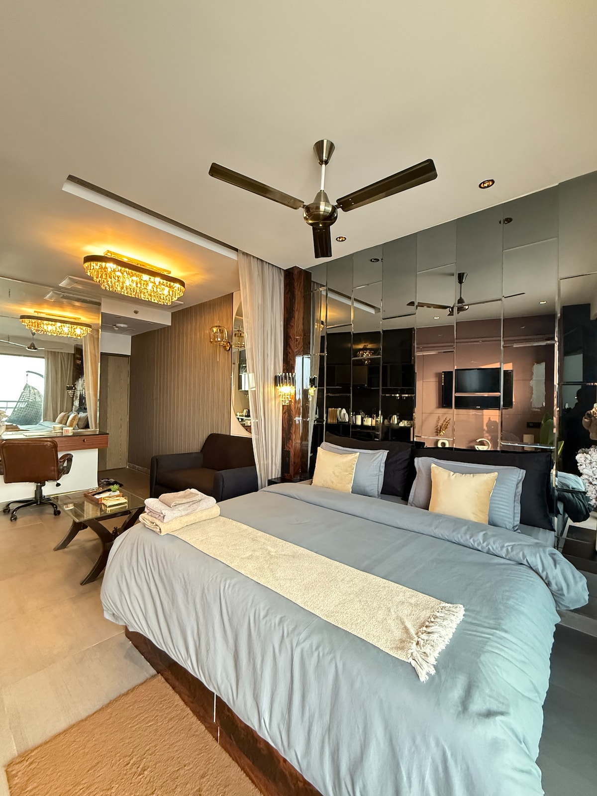 The Prism | Estudio de lujo con vista al río de vidrio - Departamentos ...