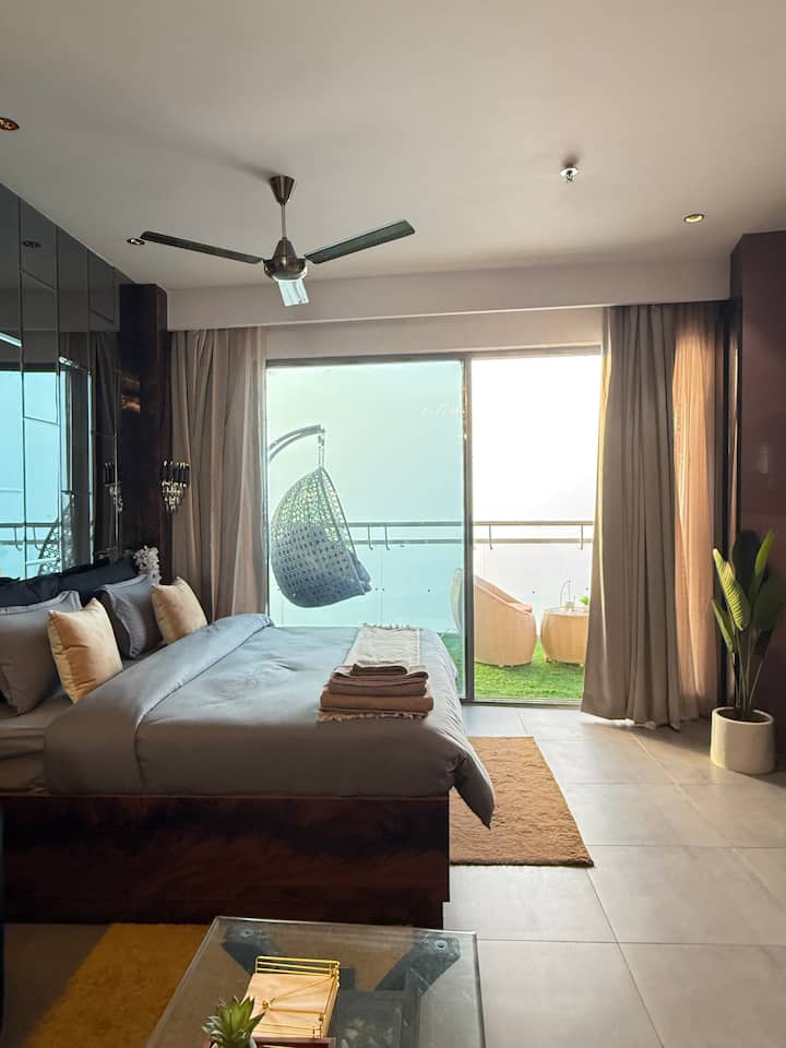 The Prism | Estudio de lujo con vista al río de vidrio - Departamentos ...