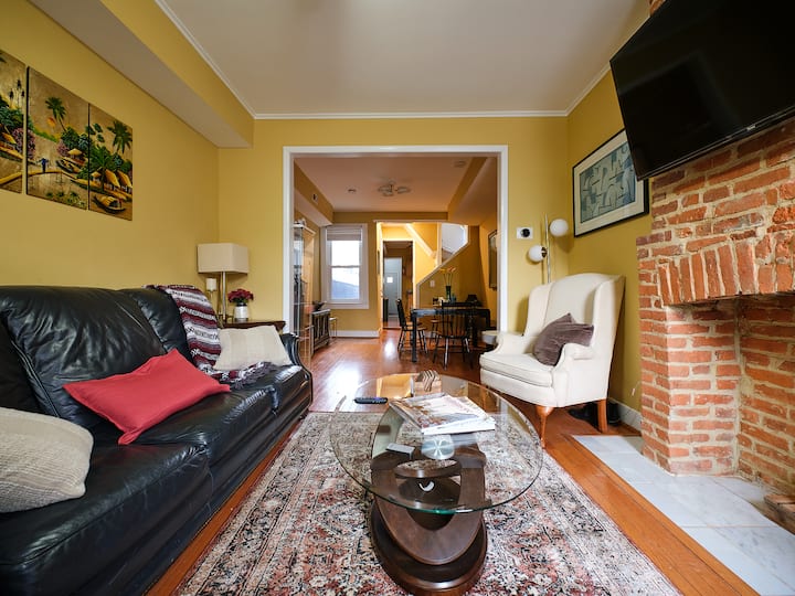 Walk To Water + Top Dining | Stylish Canton Stay - Baltimore, MD