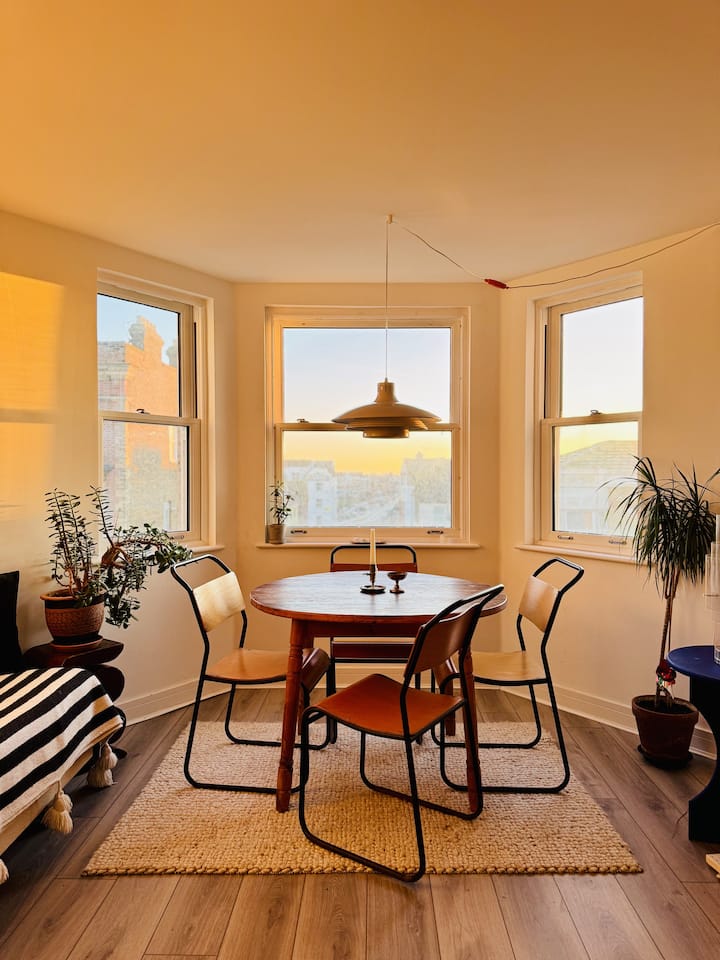 Margate Seafront Retreat / Slow Down By The Sea - Dreamland Margate