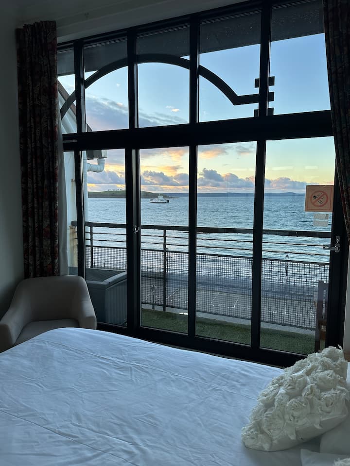 Seaside Penthouse - Largs