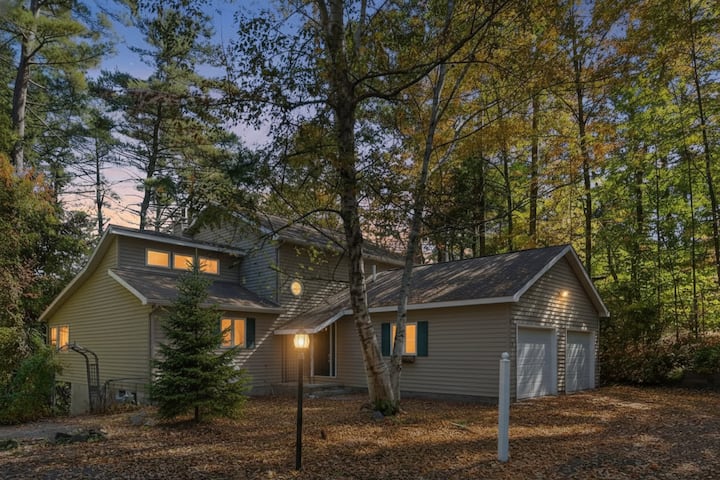New Prelaunch Pricing Lakefront Fireplace Ev Chrgr - Corinth, NY