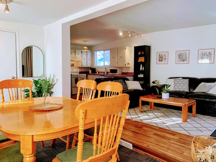 Crowsnest Magic Mountain Stays - Blairmore