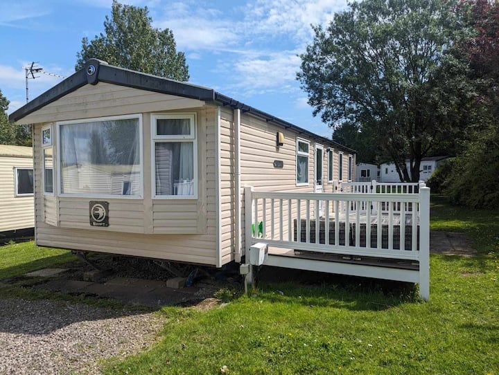 3 Bed - Sleeps 8 Blackpool - Marton Mere -