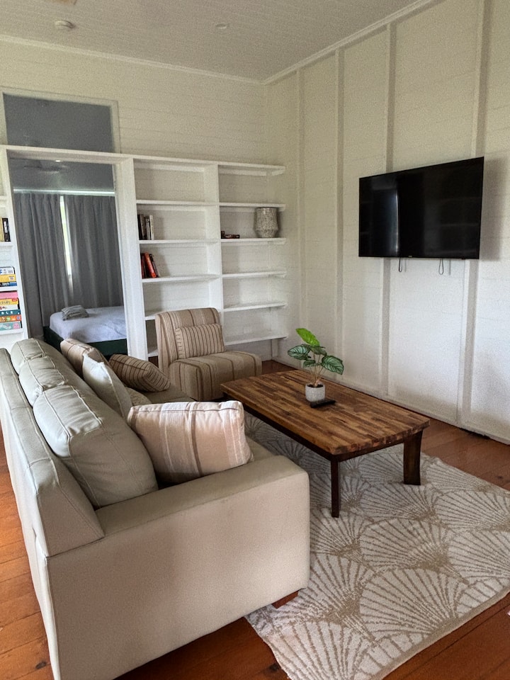 “Boaters Cottage” South Townsville 3bed 1bath Home - 타운스빌 시티