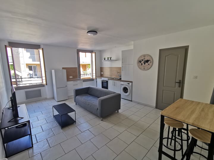 Joli Studio Avec Chambre Sur Salernes - Tourtour