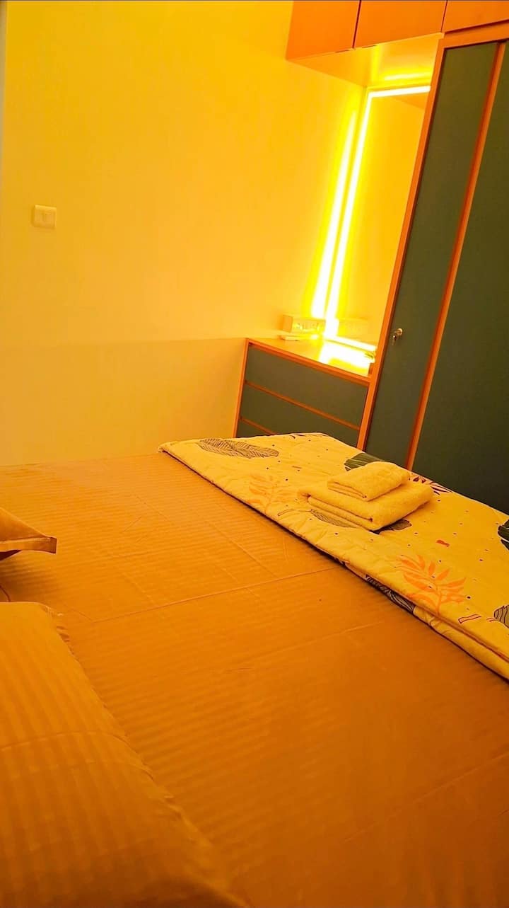 Aashna Paradise Luxurious High Floor Living+pool. - Ahmedabad