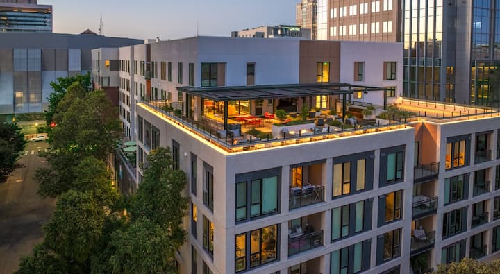 Downtown | City Views | Apartment 1 Bed 1 Bath - Sacramento, CA