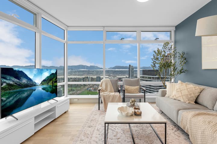 Luxury Executive Condo | 2br + Office - Surrey