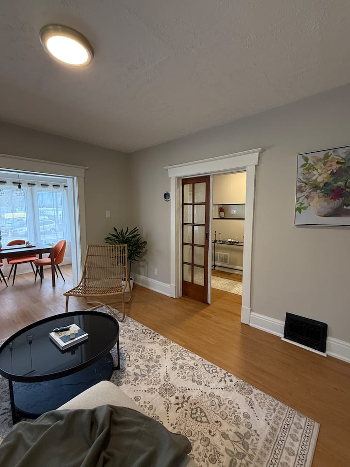 The Niagara Falls- Maple And Mist - Niagara Falls