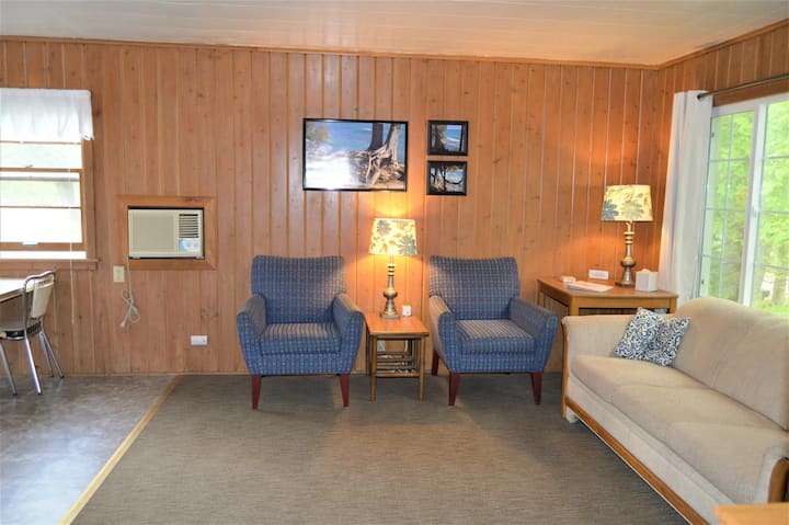 Cottage #4 At Baileys Sunset Motel And Cottages - Baileys Harbor