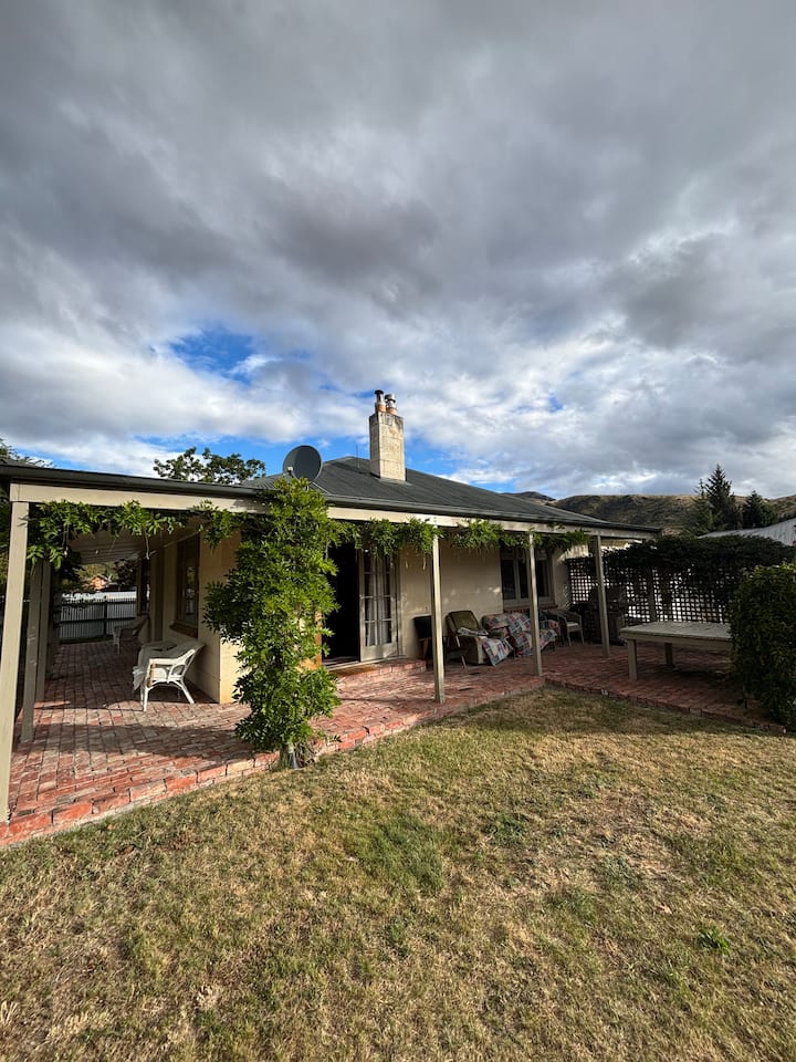 The Charming Cottage - Omarama