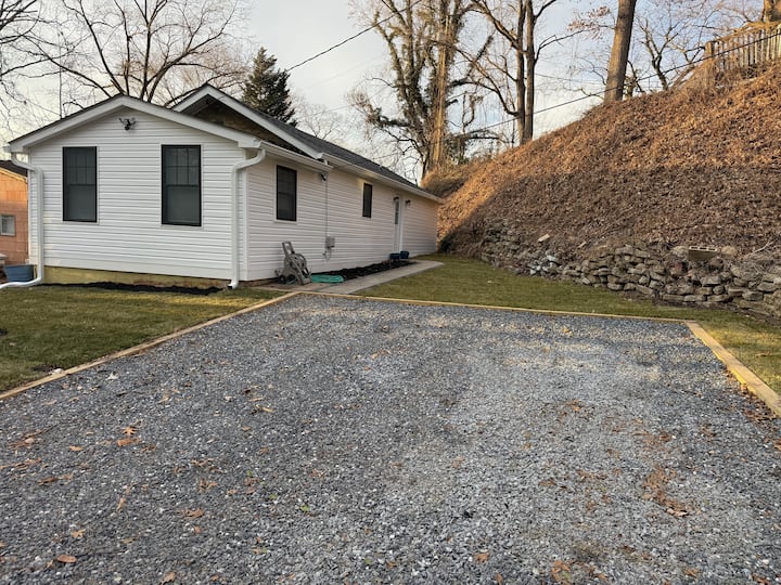 Treasure Haus - Pasadena, MD