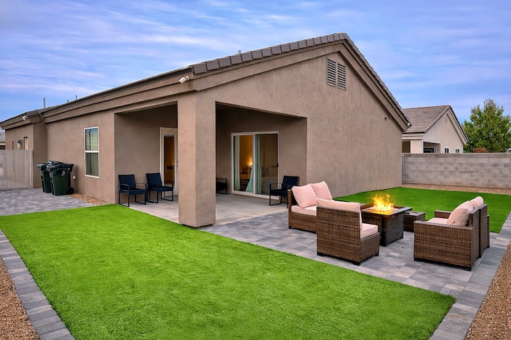 Modern Kingman Stay Mountain Views Krmc & Route 66 - Kingman, AZ