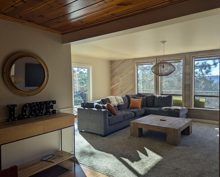 Banana Queen Springs - Laid Back Comfort - Nevada City, CA