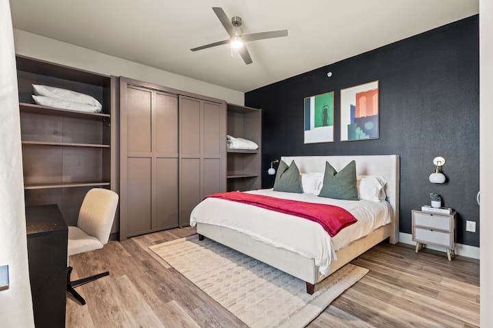 Modern Executive 1br | King Bed | Walk To West 7th - Rivercrest Drive – Fort Worth