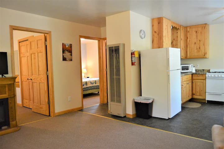 Cottage #5 At Baileys Sunset Motel And Cottages - Baileys Harbor, WI