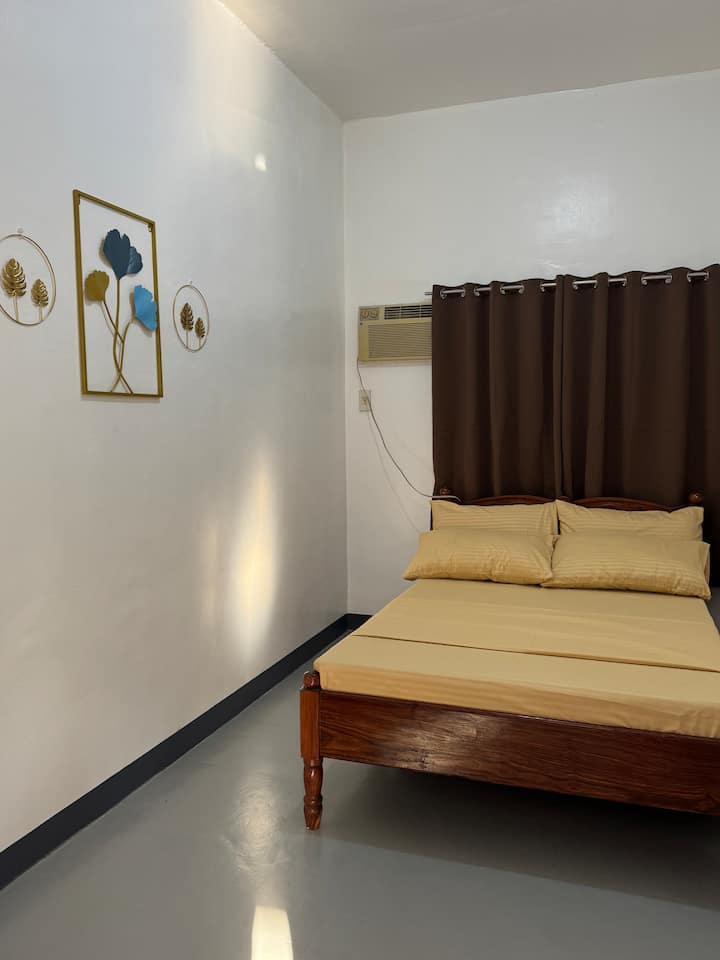 Cozy Budget Room For 2 - Coron