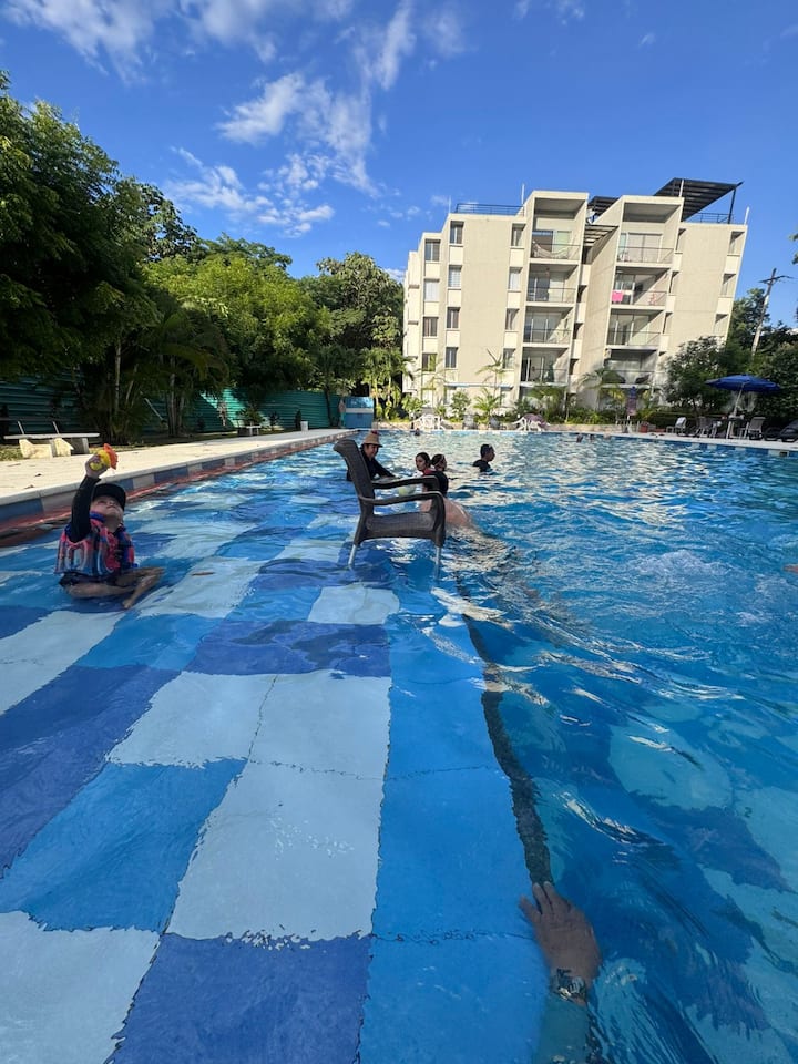 Disfruta De Altagracia Melgar - Melgar