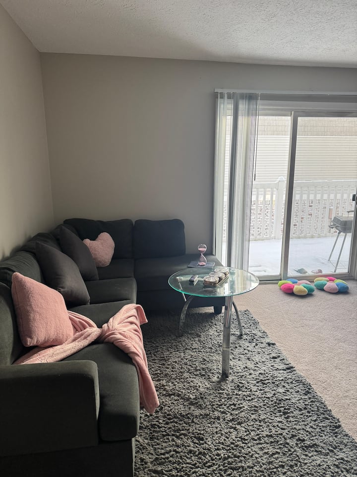 Welcome To Your Serene Urban Retreating! - Zionsville, IN